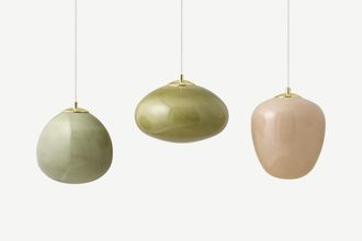 MADE.COM Adrianne Pendelleuchte, Gruen und Messing