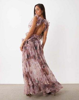 Asos robe longue d&eacute;collet&eacute;e avec d&eacute;tail fronc&eacute; en mousseline et dos nu &agrave; imprim&eacute; abstrait-Multi