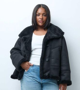 Asos Curve ASOS DESIGN Curve veste en shearling doubl&eacute;e imitation peau de mouton &agrave; col cascade noire