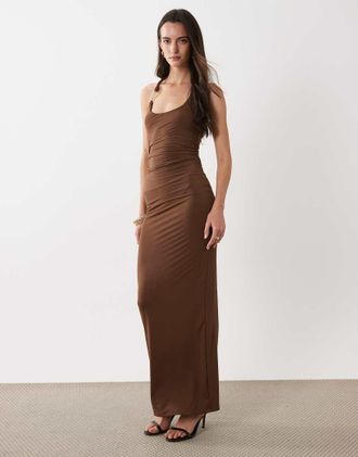SNDYS Robe longue &agrave; encolure d&eacute;gag&eacute;e avec bretelles &agrave; d&eacute;tail m&eacute;tallique - Chocolat-Brown