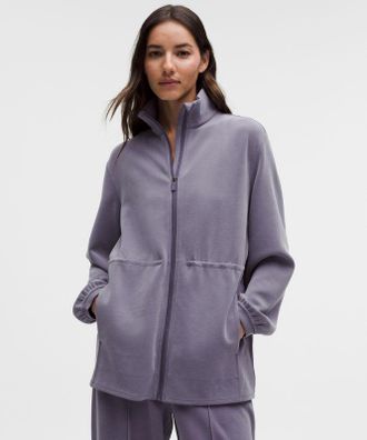 lululemon Softstreme Jacke mit Kordelzug in der Taille und durchgehendem Rei&szlig;verschluss f&uuml;r Frauen - Gr&ouml;&szlig;e XL in Grape Mist