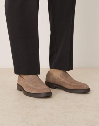 Asos Loafer aus Wildleder mit runder Zehenpartie-Grau
