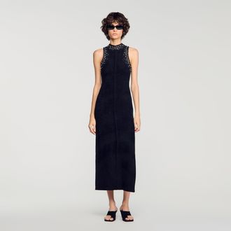 Sandro Langes Samtkleid mit Strassbesatz