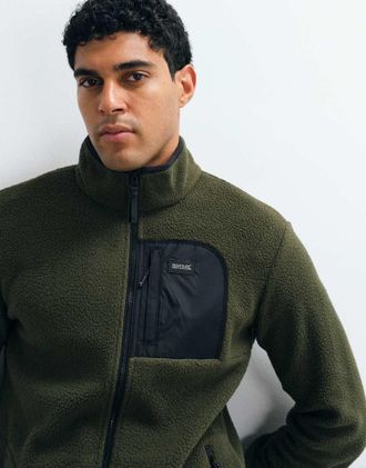 Regatta Frankie polaire imitation peau de mouton cosy en kaki fonc&eacute; et noir-Vert