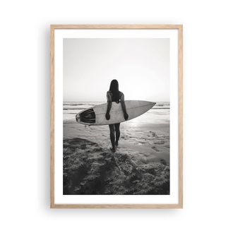 Arttor Wandposter Art Prints 50x70cm Poster Rahmen helle Eiche Frau Strand Surfen K&uuml;che Wanddeko Bild Wand Kunstdruck Deko Wandbilder Dekoration Wohnzimmer S