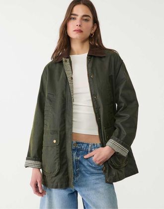 Stradivarius Parka cir&eacute;e &agrave; poches multiples - Kaki-Vert
