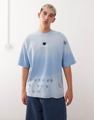 Aape By A Bathing Ape Oversize-T-Shirt in Hellblau mit Spray-F&auml;rbung