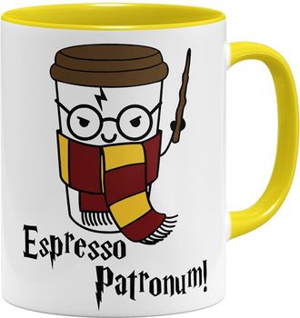 OM3 Espresso Patronum Kaffee-Tasse mit Zauberspruch | Keramik Becher | 11oz 325ml | Beidseitig Bedruckt | Gelb