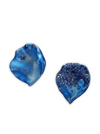 Anabela Chan boucles doreilles Petal en or blanc 14ct et rhodium vermeil serties de saphir et de topaze - Bleu