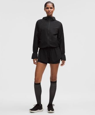 lululemon Durchscheinende 2-in-1-Shorts mit hohem Bund f&uuml;r Frauen - 10 cm - Gr&ouml;&szlig;e XL in Nightmoth