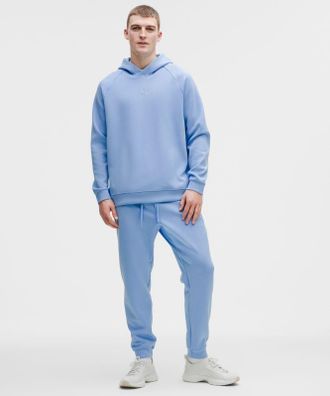 lululemon Smooth Spacer Jogginghose, normale L&auml;nge Stack f&uuml;r M&auml;nner - Gr&ouml;&szlig;e M in Sinatra Blue