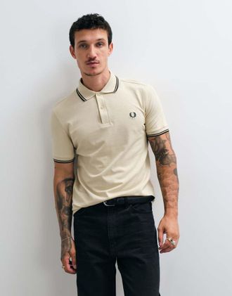 Fred Perry polo &agrave; double liser&eacute; couleur avoine avec liser&eacute;s vert fonc&eacute;-Neutre