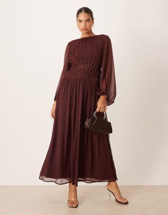 Asos Robe longue avec d&eacute;tails en macram&eacute; &agrave; la taille - Baie-Rouge
