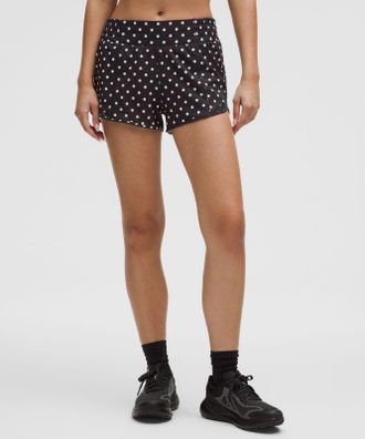 lululemon Short Hotty Hot doubl&eacute; taille haute pour Femmes - 6,5 cm - Blanc/Noir - Taille 0