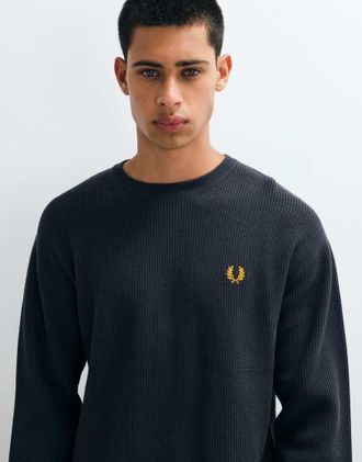 Fred Perry pull textur&eacute; gris fonc&eacute;