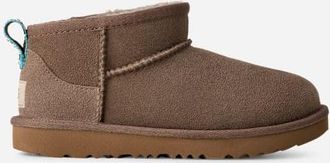 UGG Classic Ultra Mini Boot f&uuml;r Kinder in Brown, Gr&ouml;&szlig;e Schaffell