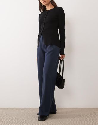 Abercrombie & Fitch pantalon large taille haute avec ceinture en bleu marine