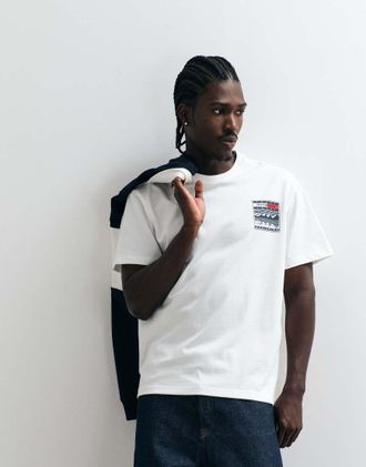 Tommy Jeans Outdoors Capsule T-Shirt in Wei&szlig; mit Relaxed Fit