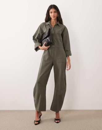 Asos Jeans-Overall in Khaki mit Barrel-Leg-Gr&uuml;n