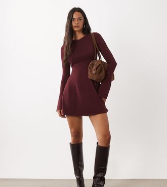 KAIIA exclusivit&eacute; robe patineuse courte en maille compacte &agrave; manches &eacute;vas&eacute;es bordeaux-Rouge