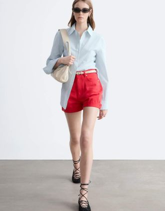 & Other Stories Jeansshorts aus reiner Baumwolle in Rot mit hohem Bund