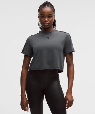 lululemon T-Shirt court dentra&icirc;nement en jersey Floqu&eacute; pour Femmes - Gris - Taille 8