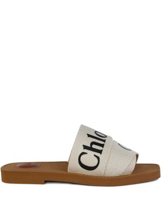 Chlo&eacute; logo-print flat sandals - Tons neutres