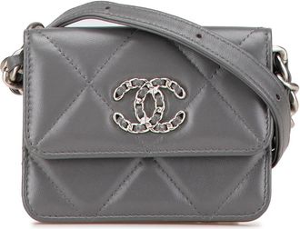 Chanel Hobo Bags - Lambskin 19 Flap Coin Purse With Chain - Gr. unisize - in Grau - f&uuml;r Damen