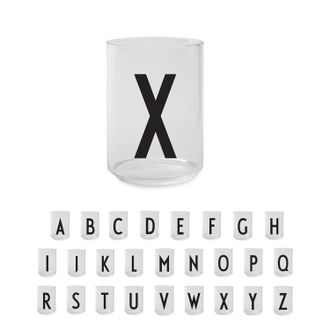 DESIGN LETTERS Pers&ouml;nliches Trinkglas (X) | Dekorative Wassergl&auml;ser 350 ml | Ideal als Geschenk | D&auml;nisches Design | H: 10,5 x T: 7,5 cm