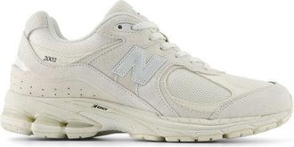 New Balance Unisex 2002R in Wei&szlig;/Grau, Wildleder/Mesh, Gr&ouml;&szlig;e 37.5
