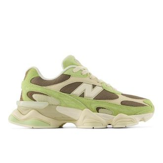 New Balance Unisex 9060R in Gr&uuml;n/Braun, Wildleder/Mesh, Gr&ouml;&szlig;e 37.5