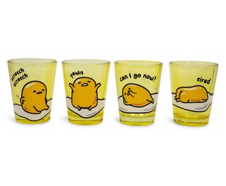 Silver Buffalo Gudetama Sleepy Mini-Glasbecher, 42,5 ml, 4 St&uuml;ck, offizielles Sanrio Lazy Egg Sammlerst&uuml;ck, K&uuml;chengeschenk, Schnapsgl&auml;ser f&uuml;r Zuhause, Barzubeh&ouml;r