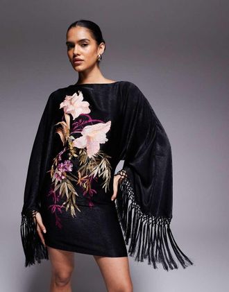 Asos Lang&auml;rmliges Minikleid in Schwarz mit Blumenstickerei und Fransen