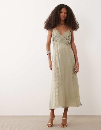 Mango Midi-Tr&auml;gerkleid in Blassgr&uuml;n mit Spitzenborte und Verzierung