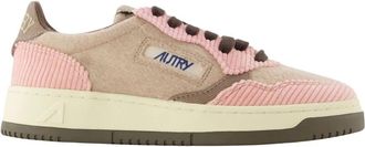 Autry Medalist Low Sneakers - - Shoes - Damen - Rosa - 39 EU