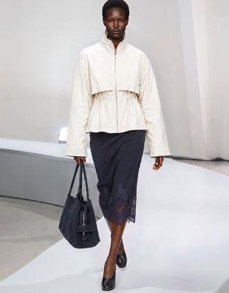 NA-KD veste &agrave; cordon de serrage en blanc cass&eacute;