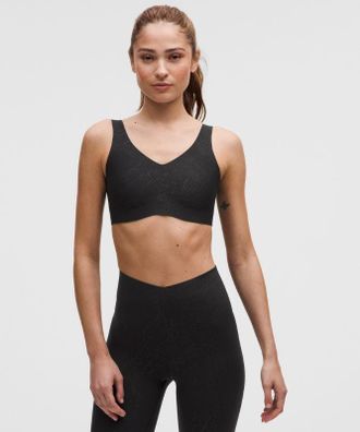 lululemon Glow Up BH Leichter Halt f&uuml;r B/C-Cups f&uuml;r Frauen - Gr&ouml;&szlig;e 2XS in Snake Structure Emboss Black