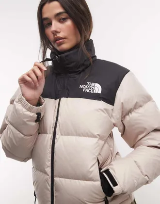 The North Face 1996 Retro Nuptse Jacke in Taupe und Schwarz-Neutral