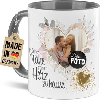 Tassendruck Personalisierte Tasse mit Foto und Spruch - In deiner Nähe - Geschenk zum Jahrestag, Valentinstag, Geburtstag - Keramik, 300 ml, Innen & Henkel Grau