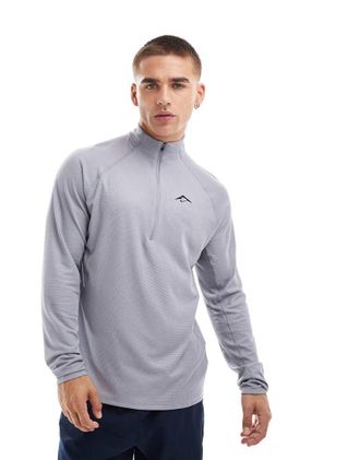 Nike Trail - Sweatshirt in Grau mit kurzem Reißverschluss