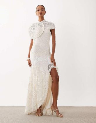 Asos Robe longue au crochet &agrave; empi&egrave;cements avec perles et strass - Cr&egrave;me-Blanc