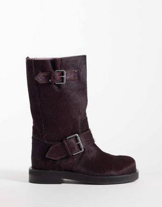Asos Calamity kniehohe Bikerstiefel zum Hineinschl&uuml;pfen aus Echtleder in Burgunderrot