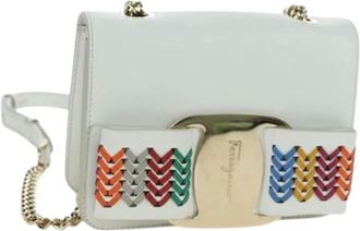 Ferragamo Sac port&eacute; &eacute;paule Pre-owned - Femme - Pre-owned - Blanc - Taille: ONE Size