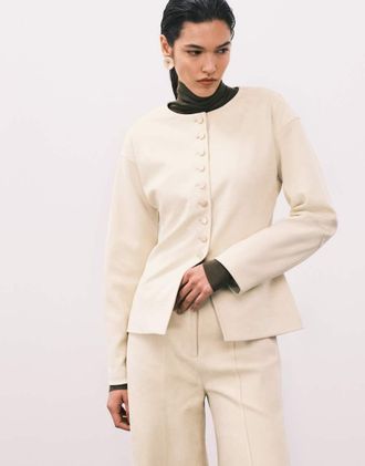 4th & Reckless Blazer densemble sans col imitation daim &agrave; boutons dor&eacute;s - Babeurre-Blanc