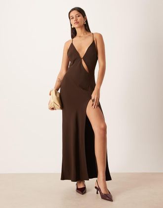 Asos Robe longue &agrave; d&eacute;coupe et fente haute - Chocolat-Brown