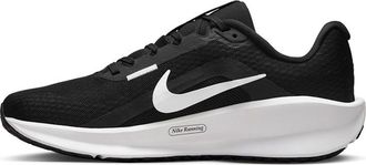 Nike Downshifter 13 - Sneaker in Schwarz und Wei&szlig;
