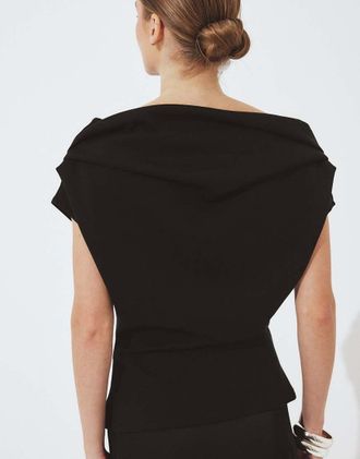NA-KD top sculptural noir
