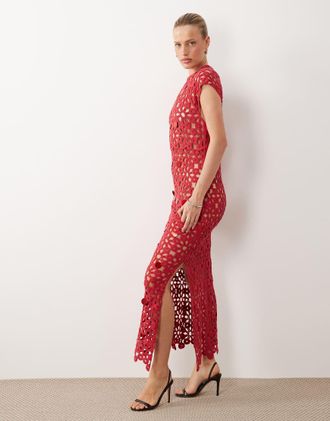 Asos Geh&auml;keltes Maxikleid in Rot mit R&uuml;ckenausschnitt und Pailletten