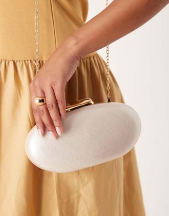 True Decadence Clutch mit Kunstharz-Optik in Wei&szlig;