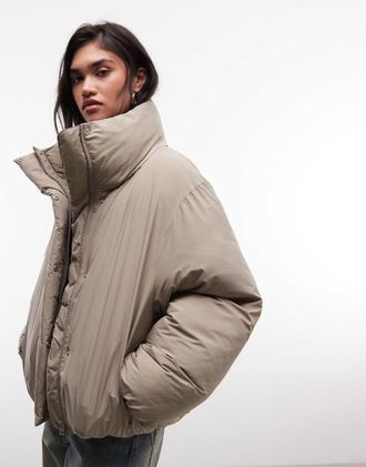 Weekday Oversize-Steppmantel mit hohem Kragen in Mole-Neutral